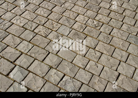 Gray cobblestone pavement pattern close up Stock Photo - Alamy