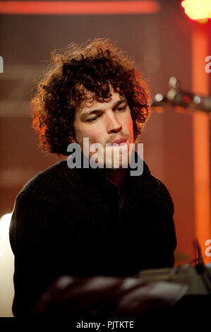 Concert of the Flemish singer Senne Guns in the Amerikaans Theater ...
