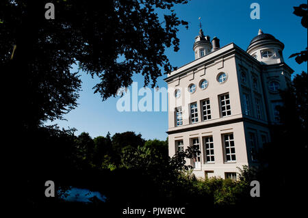 The Hof Ter Saksen castle and domain in Beveren (Belgium, 14/09/2008 ...