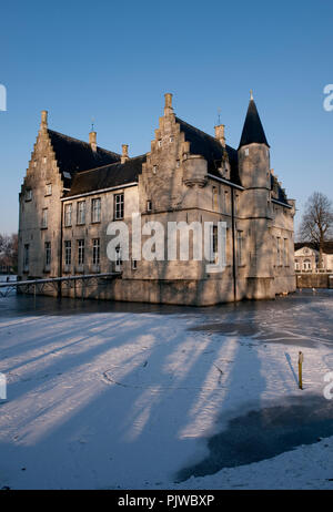 The Cortewalle castle and its park in Beveren-Waas during the Winter ...