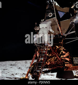 Buzz Aldrin descending ladder of Lunar Module during the Apollo 11 ...