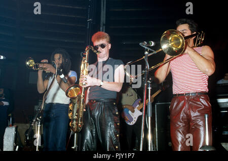 UB40 (v.l. Norman Lamont Hassan, Earl Falconer) on 01.11.1982 . | usage ...