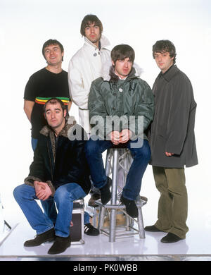 Oasis (l-r): Alan White, Paul „Bonehead“ Arthurs, Liam Gallagher, Noel ...