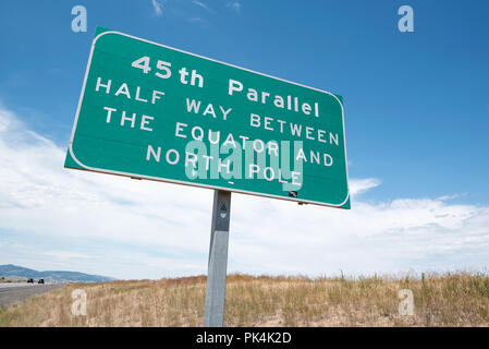 45th Parallel sign along Interstate 84 in Eastern Oregon Stock Photo ...