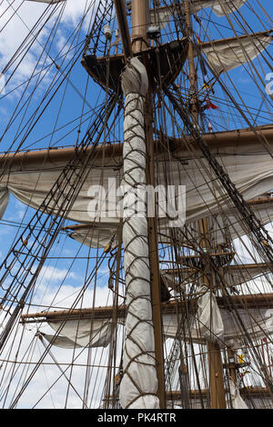 Tall ships ships rigging Stock Photo - Alamy