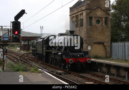 Leander, BR 45690, preserved British Steam locomotive, passing through ...