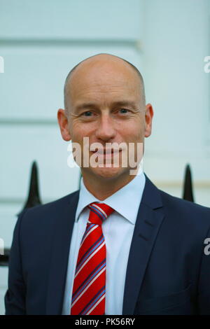 STEPHEN KINNOCK MP. BRITISH POLITICIANS. LABOUR. ABERAVON. Photo by ...