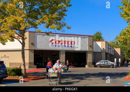 Portland, Oregon - Sep 8, 2018 : Costco Wholesale storefront. Costco ...