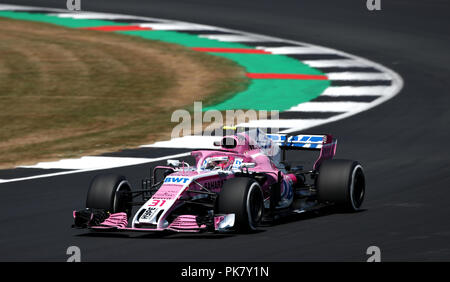 the Force India of Esteban Ocon during the Formula 1 tests at the ...