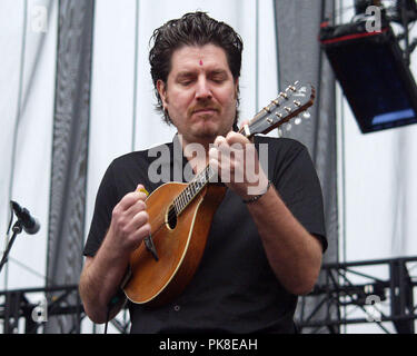 David Immerglück of The Counting Crows performs at Hard Rock Live! at ...