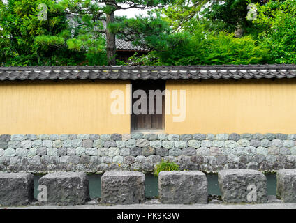 Traditional Japanese style fence Stock Photo - Alamy