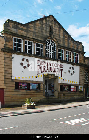 exterior of the old Penistone Paramount Cinema Stock Photo - Alamy