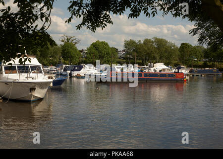 Boats at Naburn Marina on a sunny day in York, England Stock Photo - Alamy