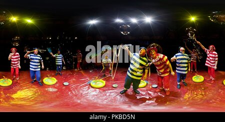 360° view of Clowns David & Vlad at the Riga Circus - Alamy