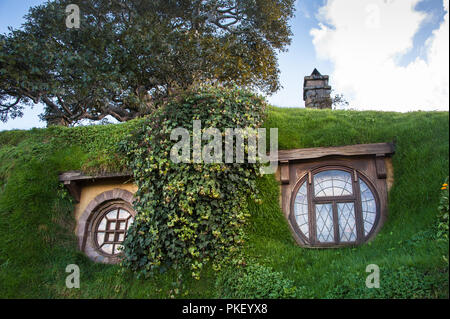 Landscape in Hobbiton in the Shire, location of the Lord of the Rings ...