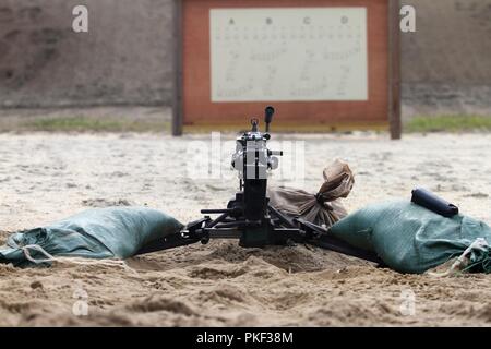 M249 machine gun on position isolated on white Stock Photo - Alamy