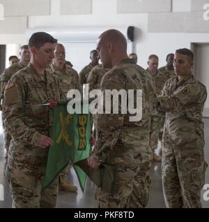 Washington National Guard Soldiers with the 506th Military Police ...