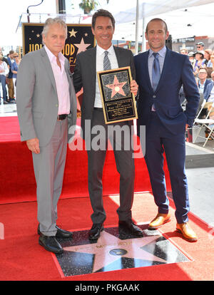 MICHAEL DOUGLAS, ERIC MCCORMACK, WILL and GRACE : SEASON 5, 2002 Stock ...