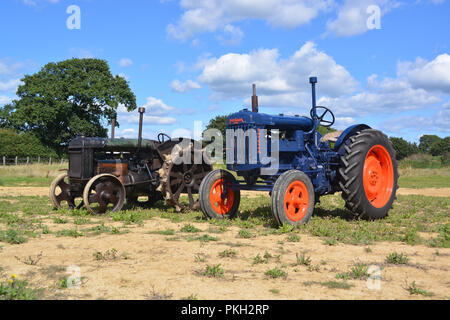 1943 Fordson Standard N tractor Stock Photo - Alamy