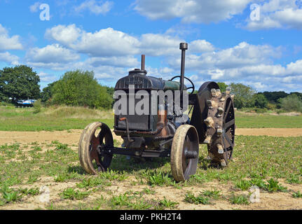 1943 Fordson Standard N tractor Stock Photo - Alamy