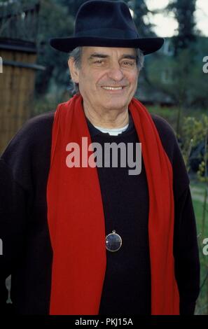 Portrait von Prof. Peter Raacke, deutscher Produktdesigner mit ...