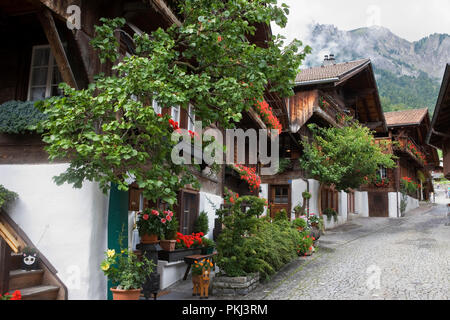 Untere Brunngasse, Brienz: a lovely traditional old lane Stock Photo ...