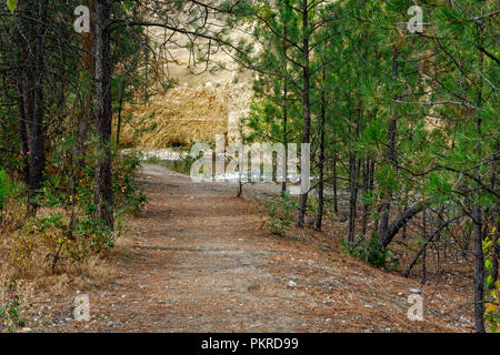 Mission Creek Greenway, Kelowna, BC Canada Stock Photo - Alamy