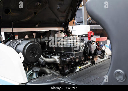 The forklift truck engine ; shown detail of parts Stock Photo - Alamy