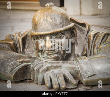 Cumil the Sewer Worker, Man at Work famous bronze statue in Old Town ...