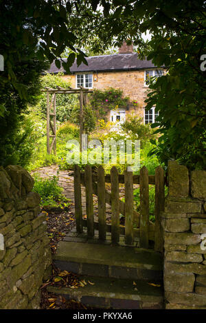 Broadwell in the Cotswolds of England has stately stone home Stock ...