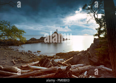 Pacific northwest Coast at autumn Stock Photo - Alamy
