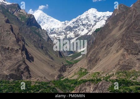 Karimabad people, Hunza Valley, Pakistan Stock Photo - Alamy