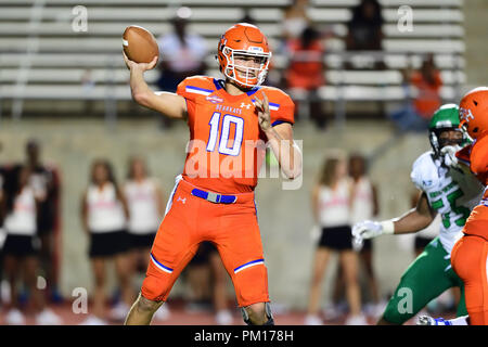 Sam Houston State Bearkats quarterback Keegan Shoemaker (5) scrambles ...
