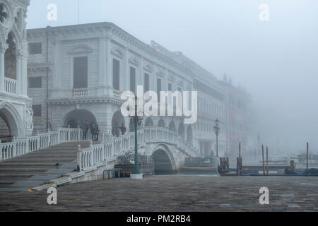 Foggy winter scene in Venice, Italy Stock Photo - Alamy