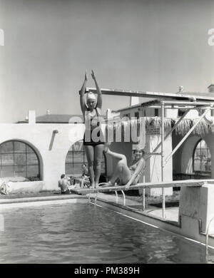 1930s Hollywood-style swimming pool at Rippon Lea House & Gardens ...