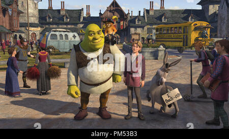SHREK 2, PUSS IN BOOTS, DONKEY, 2004 Stock Photo - Alamy