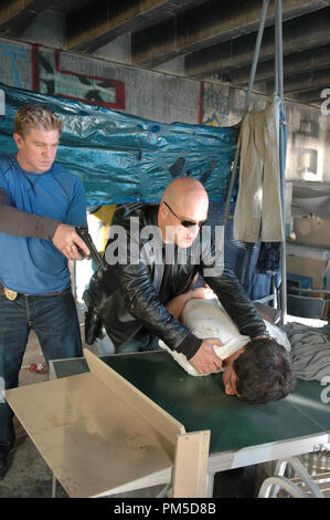 KENNY JOHNSON, MICHAEL CHIKLIS, THE SHIELD : SEASON 1, 2002 Stock Photo ...