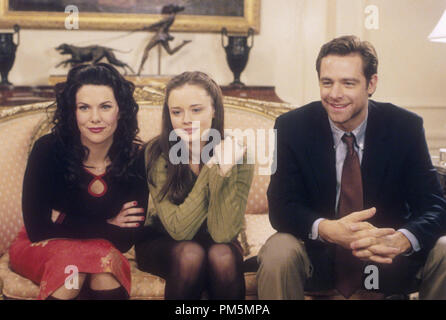 GILMORE GIRLS, David Sutcliffe, Lauren Graham, 'Go Bulldogs', (Season 7 ...