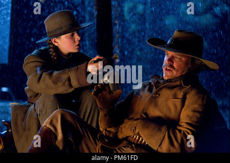 Hailee Steinfeld plays Mattie Ross in Paramount Pictures’ “True Grit ...