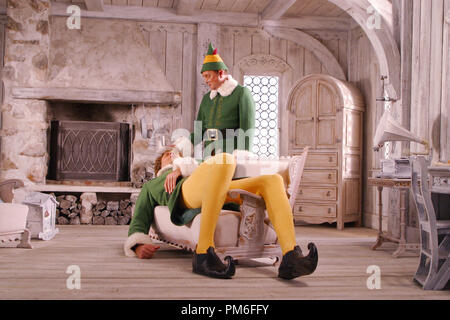 BOB NEWHART, WILL FERRELL, ELF, 2003 Stock Photo - Alamy