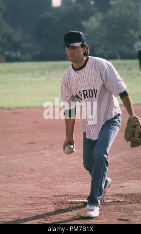 Film Still from "Seinfeld" Jerry Seinfeld, Julia Louis-Dreyfus, Jason ...