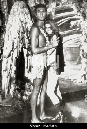 Jane Fonda and John Phillip Law / Barbarella / 1967 directed by Roger ...