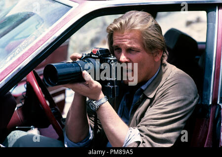 UNDER FIRE 1983 Orion Pictures film with from left: Gene Hackman ...