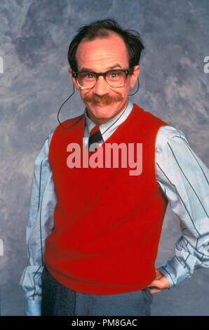 Film still / publicity still from "Evening Shade" Burt Reynolds, Marilu Henner, Charles Durning ...