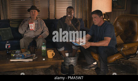 (L-r) ALAN ARKIN as Louis "Lightning" Conlon and KEVIN HART as Dante Slate, Jr. in Warner Bros ...
