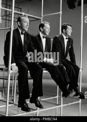 THE DEAN MARTIN SHOW, Dean Martin, Frank Sinatra with the Dingaling ...
