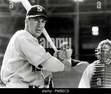 THE PRIDE OF THE YANKEES (1942) GARY COOPER PRYK 004P Stock Photo - Alamy