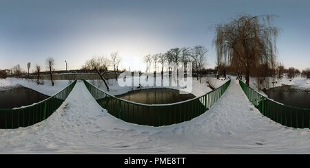 360° view of kishinev zoo, moldova 2009 12 20 New open-air cage with ...