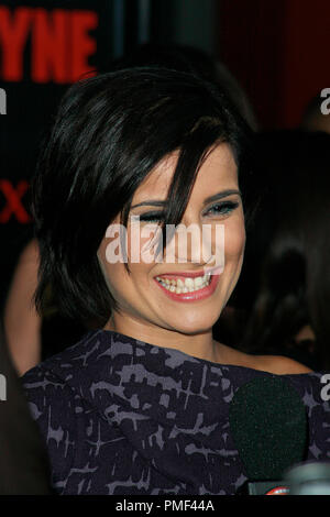 Max Payne Premiere Nelly Furtado 10-13-2008 / Mann's Chinese Theater ...