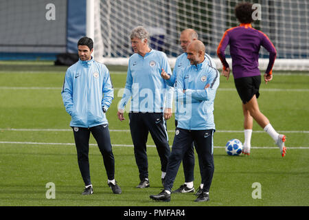 Manchester City coaching staff Rodolfo Borrell Stock Photo - Alamy